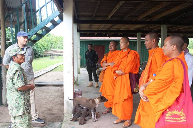 Monk blessing ceremony - Suwanna Gauntlett - Wildlife Alliance