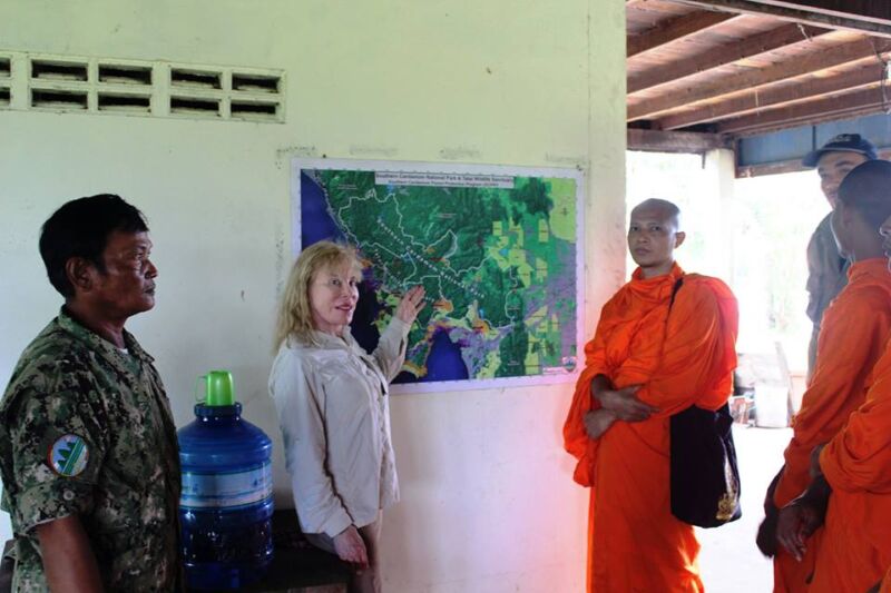 Monk blessing ceremony - Suwanna Gauntlett - Wildlife Alliance